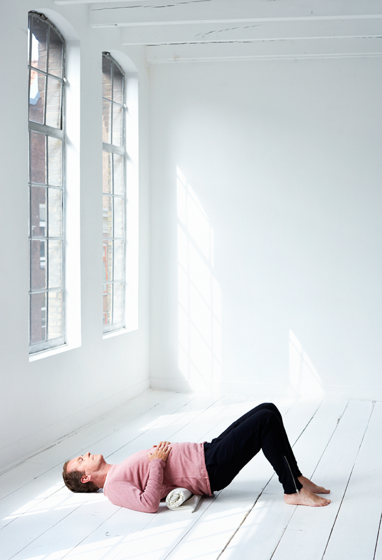 Oefening voor lage rugpijn bij mannen ⋆ Yoga Online