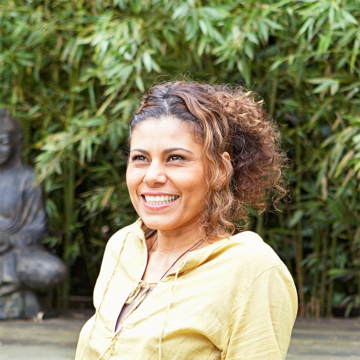 Yoga by Happinez: volg online yogalessen waar en wanneer jij wil