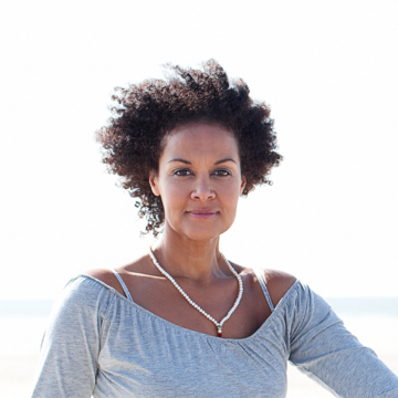 Yoga by Happinez: volg online yogalessen waar en wanneer jij wil